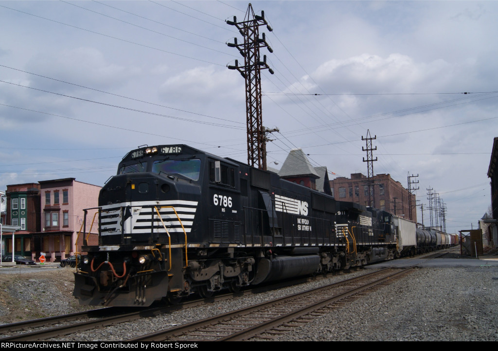NS 34A With ex-CR SD60M Through Lebanon - 4/2/2011